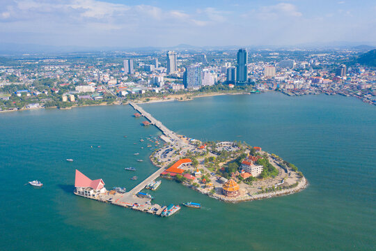 Sriracha Images – Browse 60 Stock Photos, Vectors, and Video | Adobe Stock