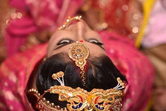 "Hindu Marriage" Images – Browse 1,312 Stock Photos, Vectors, and Video ...