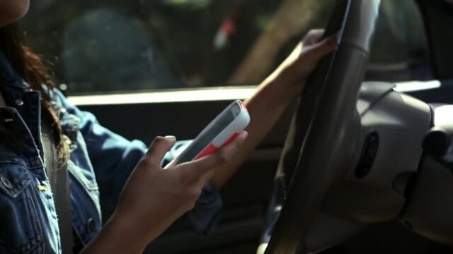 "Texting While Driving" Images – Browse 1,134 Stock Photos, Vectors ...