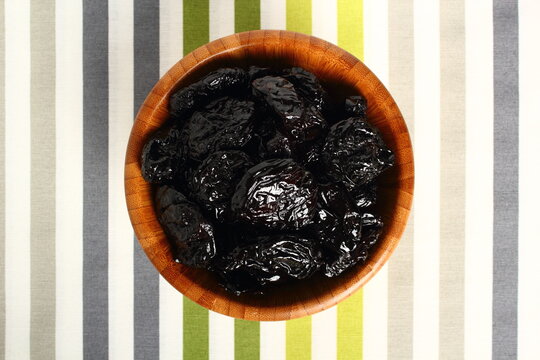 "Dried Prune"-Bilder: Stock-Fotos & -Videos. | Adobe Stock