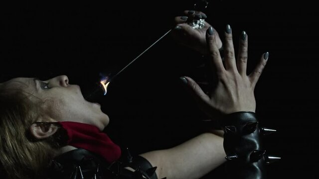 "Fire Eating" Immagini - Sfoglia 883 foto, vettoriali e video Stock ...