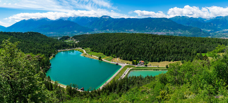 รูปภาพCoredo – เลือกดูภาพถ่ายสต็อก เวกเตอร์ และวิดีโอ216 | Adobe Stock