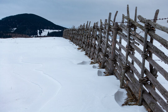 「Schneeverwehungen」の画像 - 399 件の Stock 写真、ベクターおよびビデオ | Adobe Stock