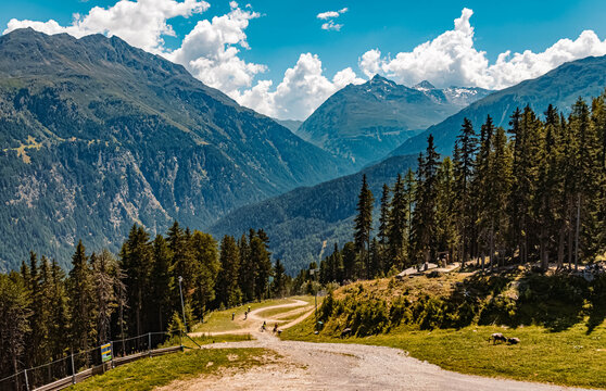 Oetztal bilder – Bläddra bland 8,021 stockfoton, vektorer och videor ...