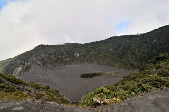 Irazu Bilder – Durchsuchen 1,000 Archivfotos, Vektorgrafiken und Videos ...