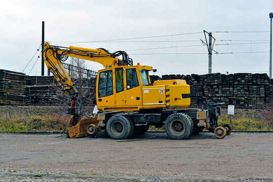 "Building Machinery" Images – Browse 402 Stock Photos, Vectors, and ...
