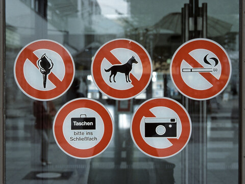 Verbotsschilder Images – Browse 543 Stock Photos, Vectors, and Video ...