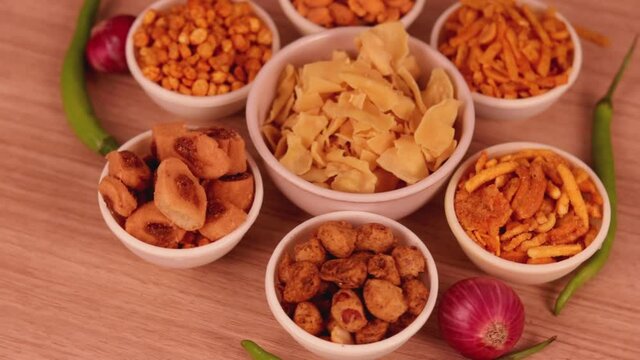 「Namkeen」の写真素材 | 9,072件の無料イラスト画像 | Adobe Stock