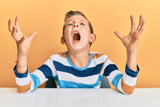 Imagens de Shouting – Explore Fotografias do Stock, Vetores e Vídeos de ...