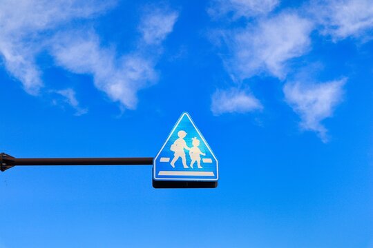 Gehweg-Schild Bilder – Durchsuchen 4,915 Archivfotos, Vektorgrafiken ...