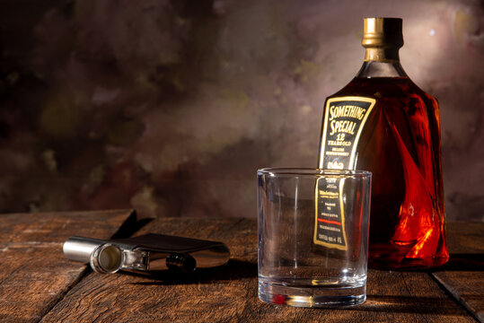 Wisky Bilder – Durchsuchen 1,723 Archivfotos, Vektorgrafiken und Videos ...