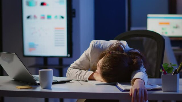 Sleeping At Desk Images – Browse 64,642 Stock Photos, Vectors, and ...