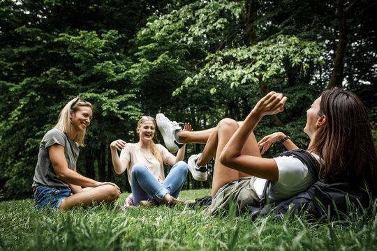 รูปภาพHangout – เลือกดูภาพถ่ายสต็อก เวกเตอร์ และวิดีโอ63,688 | Adobe Stock