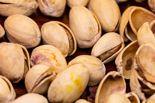 "Pistachio Seeds"-Bilder: Stock-Fotos & -Videos. | Adobe Stock