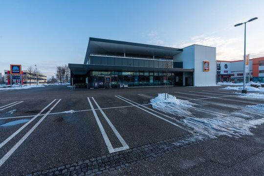 Hofer Bilder – Durchsuchen 319 Archivfotos, Vektorgrafiken und Videos ...