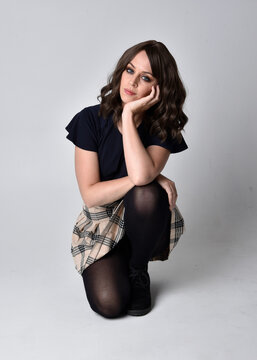 Obrazy (Crouching) — zdjęcia, wektory i wideo bez tantiem (167,646 ...