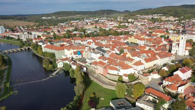 Otava 影像 – 瀏覽 1,276 個素材庫相片、向量圖和影片 | Adobe Stock