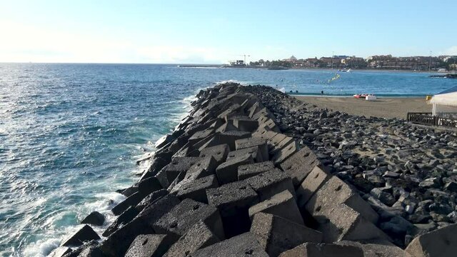 "Wave Breakers" 이미지 – 찾아보기 305 스톡 사진, 벡터 및 비디오 | Adobe Stock