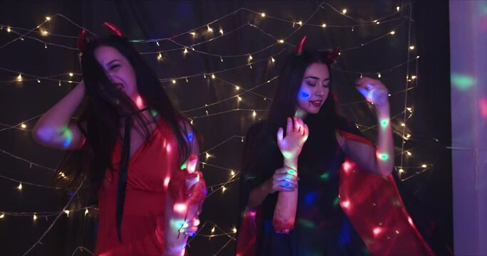 Obrázky "Devils – procházejte fotografie, vektory a videa 21,309 ...