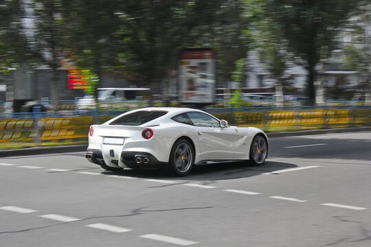 F12 Bilder – Durchsuchen 756 Archivfotos, Vektorgrafiken und Videos | Adobe Stock