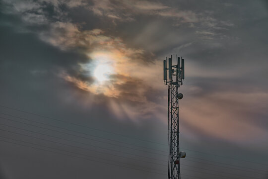 "Mobile Phone Mast" Images – Browse 7,704 Stock Photos, Vectors, and ...