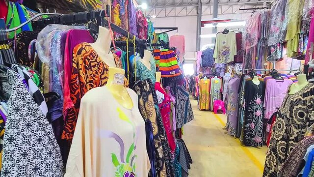 "Baju Kurung" Images – Browse 5,679 Stock Photos, Vectors, and Video ...