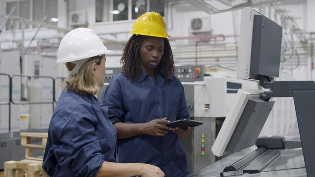 Manufacturing Job Images – Browse 871,974 Stock Photos, Vectors, and ...