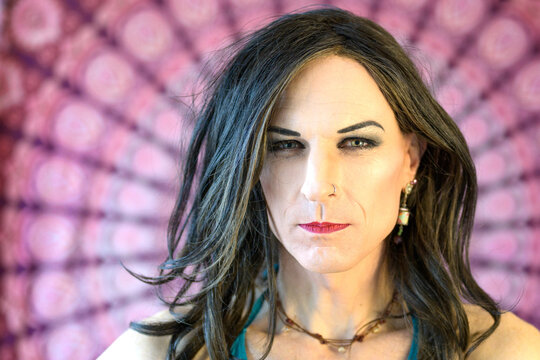 Transfrau Bilder – Durchsuchen 22,881 Archivfotos, Vektorgrafiken und ...