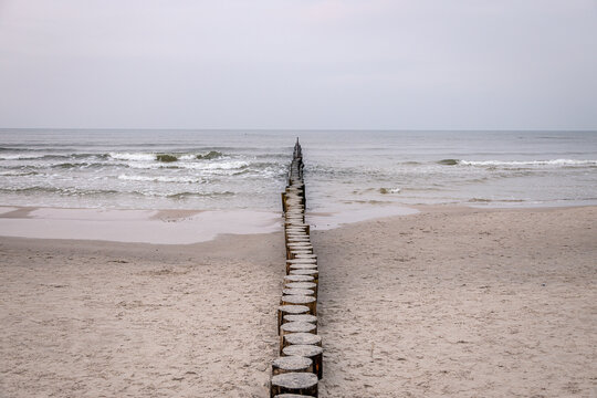 Breakwater Images – Browse 458,964 Stock Photos, Vectors, and Video ...