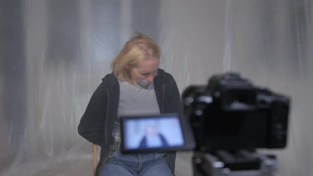 Hands Tied Chair Bilder – Durchsuchen 491 Archivfotos, Vektorgrafiken ...