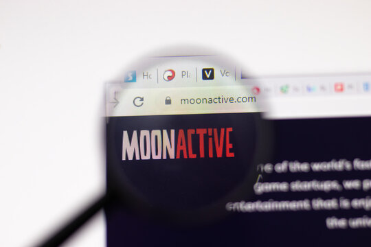 「Moonactive」の写真素材 | 7件の無料イラスト画像 | Adobe Stock