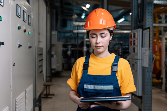 รูปภาพBoiler-House – เลือกดูภาพถ่ายสต็อก เวกเตอร์ และวิดีโอ1,742 ...