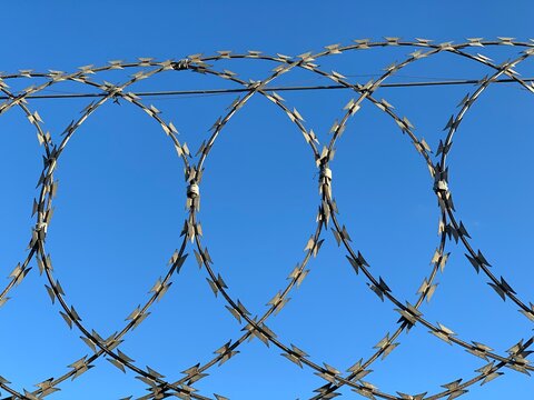 Natodraht Bilder – Durchsuchen 4,530 Archivfotos, Vektorgrafiken und ...