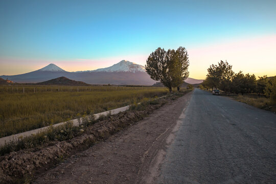 "Agri Dagi" Bilder – Durchsuchen 8,737 Archivfotos, Vektorgrafiken und ...