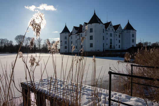 "Moated Castle" Images – Browse 15,783 Stock Photos, Vectors, and Video ...