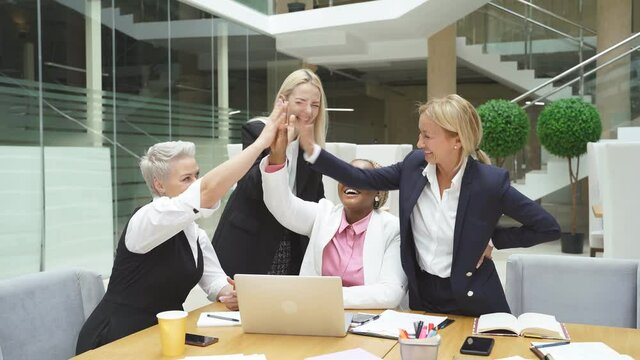 Open-Minded Imagens – Procure 3,131 fotos, vetores e vídeos | Adobe Stock