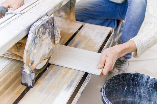 「Tile-Cutter」の写真素材 | 202件の無料イラスト画像 | Adobe Stock