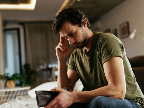 Sorrowful Images – Browse 44,594 Stock Photos, Vectors, and Video ...