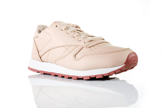 Pink White Outfits Images – HD & 4K Photos Free to Download | PikWizard