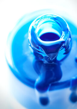 Tropfend bilder – Bläddra bland 351 stockfoton, vektorer och videor ...