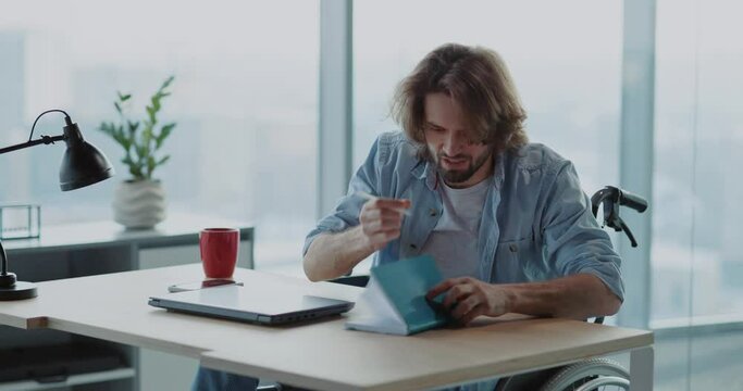 「Self-Doubt」の写真素材 | 5,888件の無料イラスト画像 | Adobe Stock