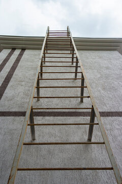 Scaling-Ladder Bilder – Durchsuchen 453 Archivfotos, Vektorgrafiken und ...