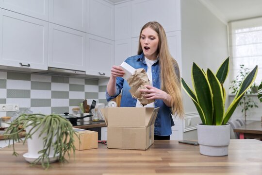 Unboxing Images – Browse 32,164 Stock Photos, Vectors, and Video ...