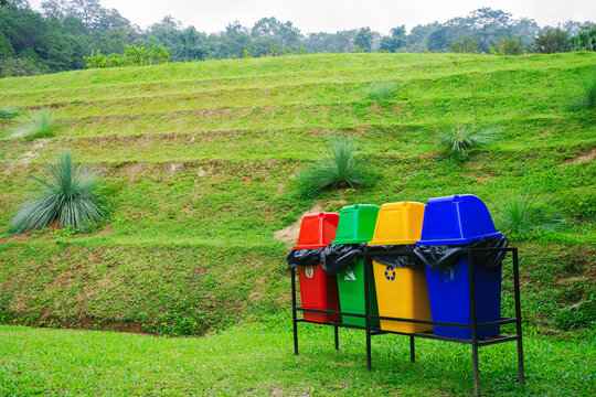 รูปภาพGabage – เลือกดูภาพถ่ายสต็อก เวกเตอร์ และวิดีโอ422 | Adobe Stock