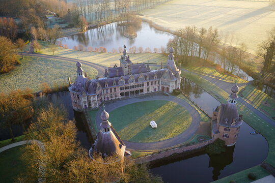 รูปภาพKasteel – เลือกดูภาพถ่ายสต็อก เวกเตอร์ และวิดีโอ2,039 | Adobe Stock