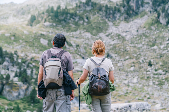 Backpackers Images – Browse 425,466 Stock Photos, Vectors, and Video ...