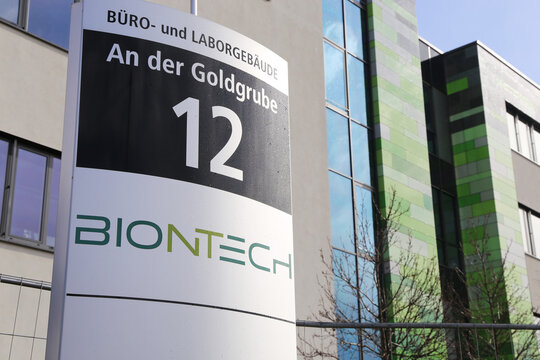 Biontech Bilder – Durchsuchen 4,632 Archivfotos, Vektorgrafiken und ...