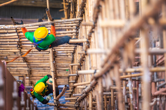 Scaffolder Images – Browse 1,867 Stock Photos, Vectors, and Video ...