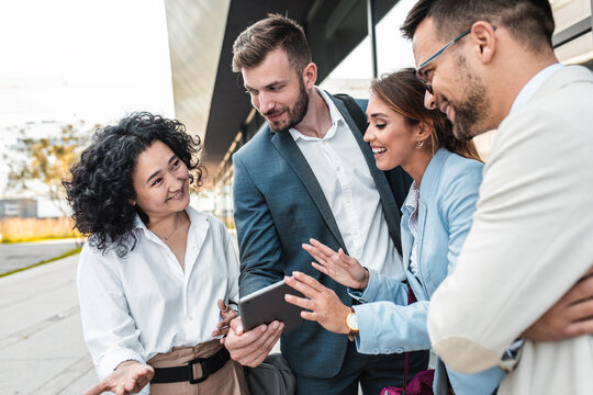 Four People Talking Images – Browse 39,798 Stock Photos, Vectors, and ...