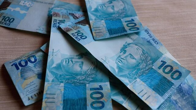 "Cem Reais" Images – Browse 559 Stock Photos, Vectors, and Video ...